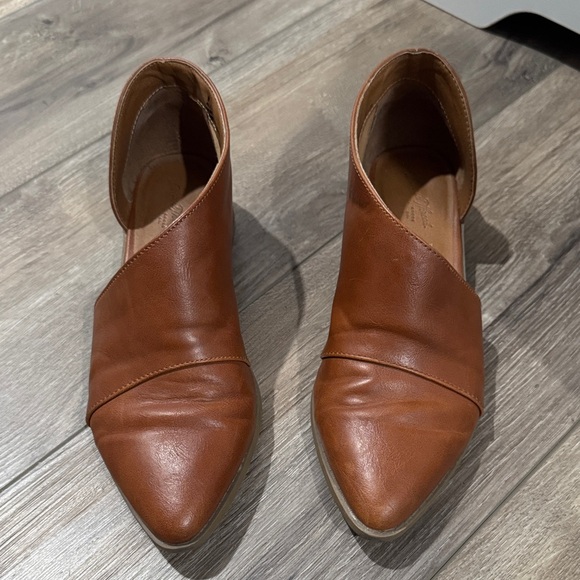 Universal Thread | Shoes | Universal Thread Tan Leather Flats | Poshmark